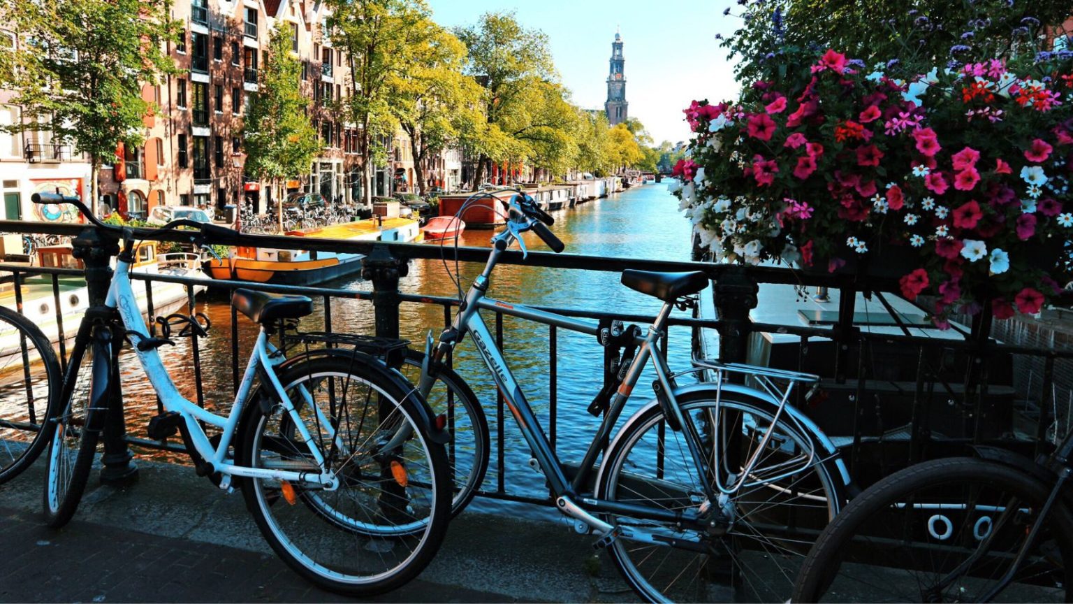 The Best Places for a Family Vacation in April (2023) - FamilyVacationist