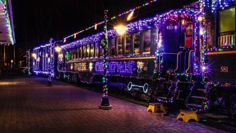 10 Christmas train rides guaranteed to get you in the holiday spirit - FamilyVacationist