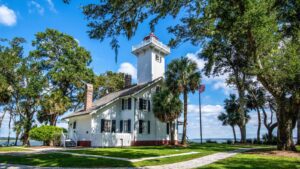 13 Best Lighthouse Hotels You Can Sleep in - FamilyVacationist
