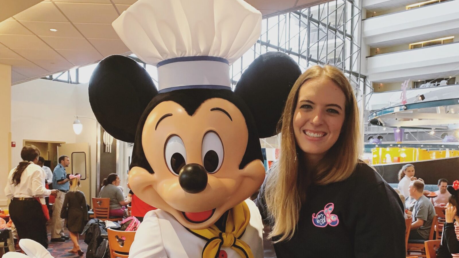 7 character dining restaurants with Mickey Mouse in Walt Disney World ...
